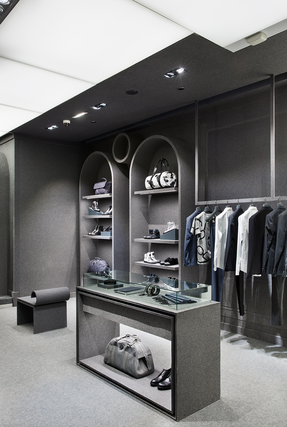 LSN : News : Fade to grey: Fashion stores never felt so good