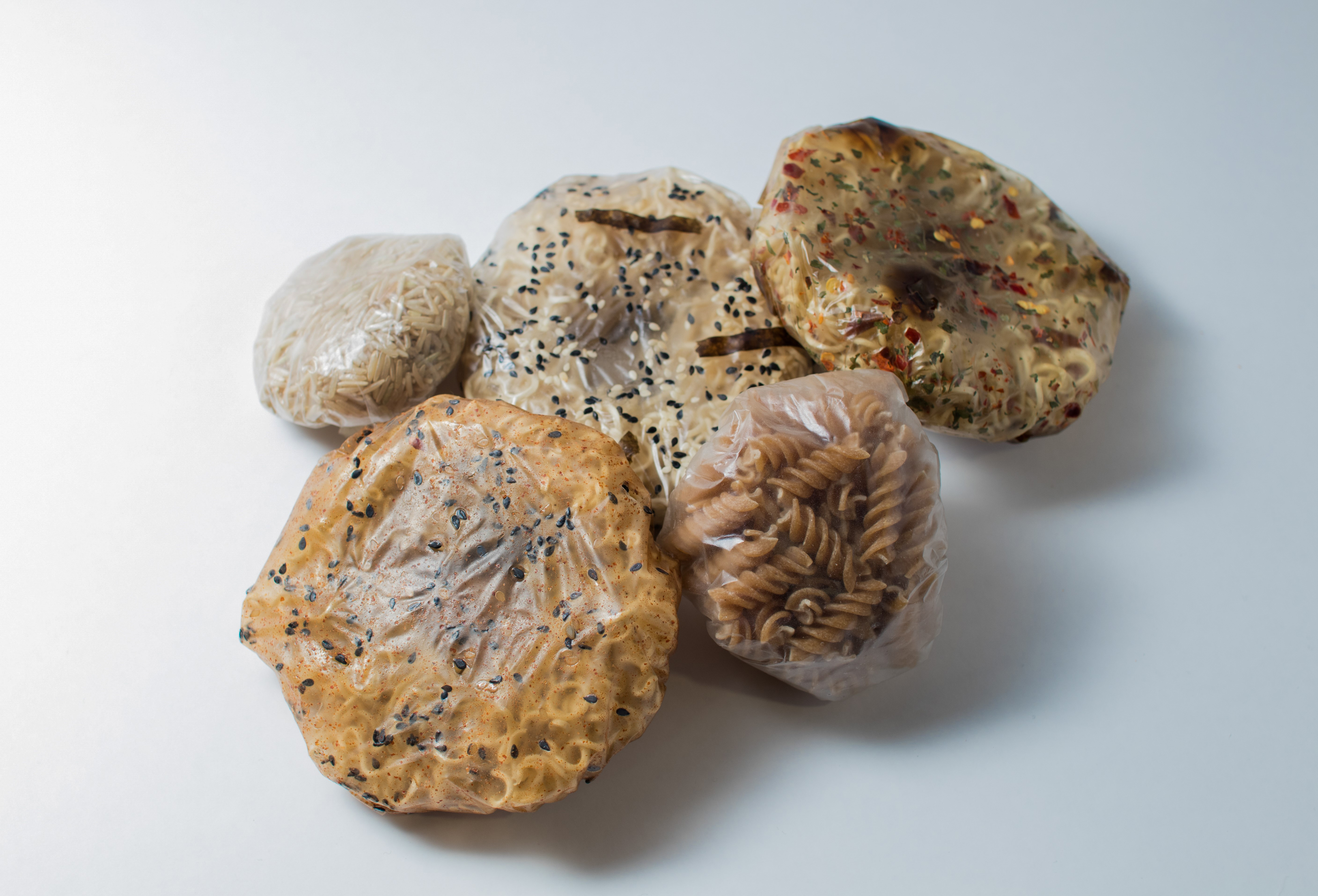 LSN : News : Dissolving ramen packaging for conscious eaters